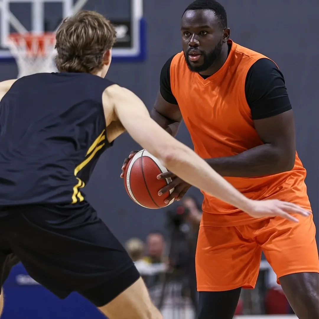 Sharks Survive Bulls Fightback for Nine Wins